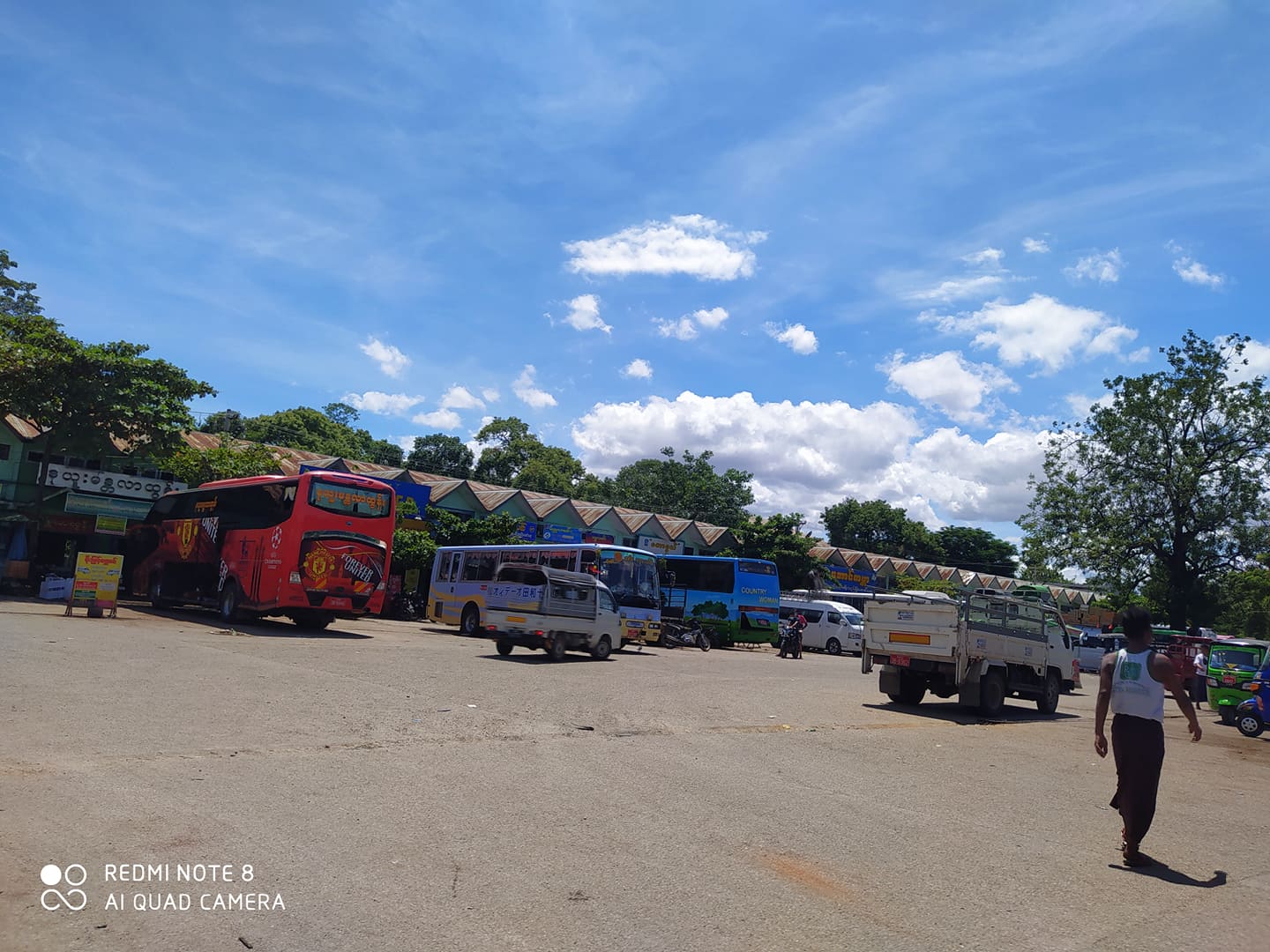 မုံရွာမြို့ ကားလေးကွင်းအတွင်း ခရီးသည်တင်ယာဉ်တစ်စီးမီးလောင် Nowadays News